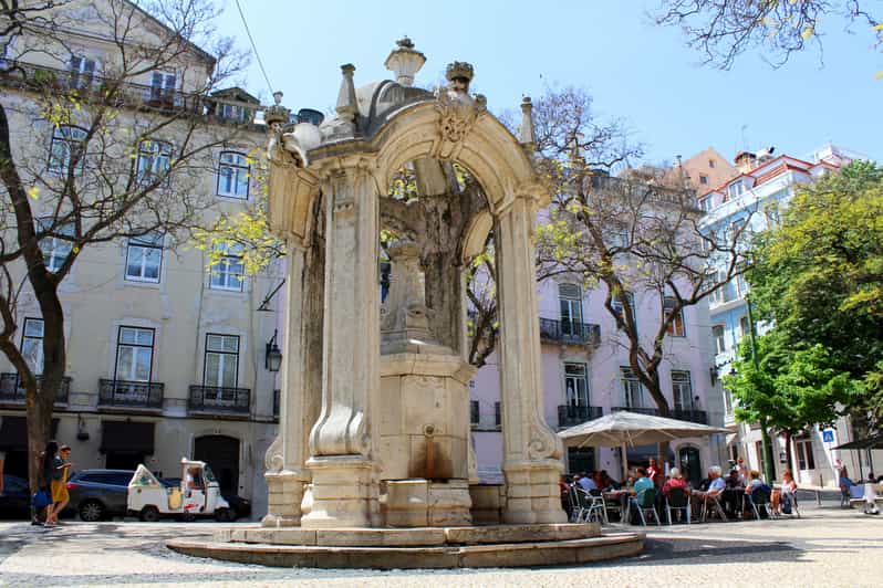 Las 7 colinas de Lisboa en tuktuk (Ciudad Vieja&Chiado) | GetYourGuide