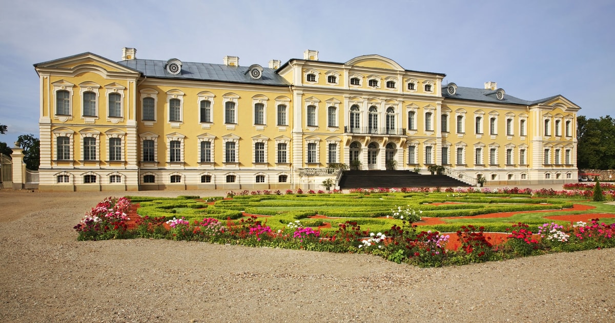 Riga: Mini Baltic Tour Bauska - Rundale - Hill of Crosses | GetYourGuide