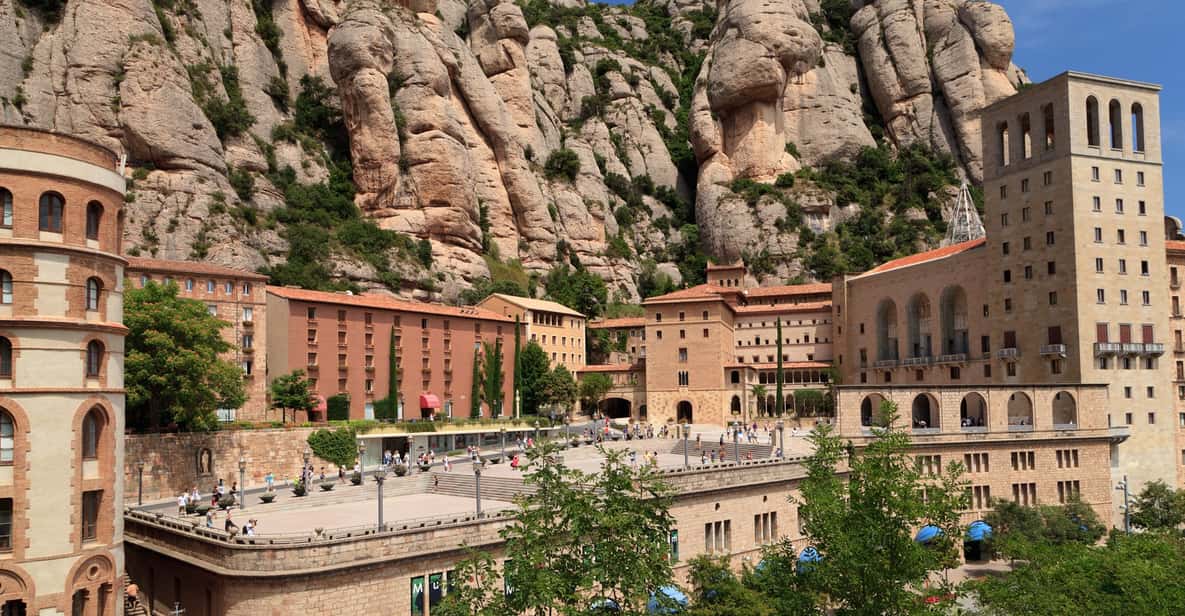 Mosteiro de Montserrat: Excursão Guiada c/ Acesso pela Manhã | GetYourGuide