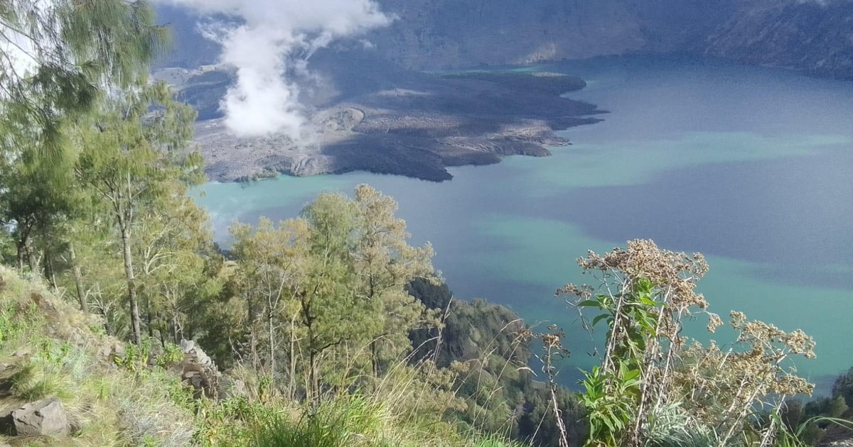 Mount Rinjani Trek 3D2N via Senaru – Summit & Crater Lake | GetYourGuide
