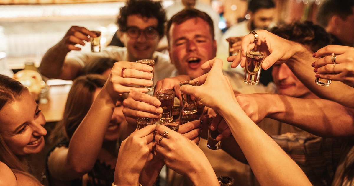 Rom: Bar Crawl mit Guide und Getränken inklusive | GetYourGuide