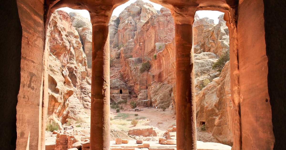 Desde Ammán Excursión de 2 días a Petra | GetYourGuide