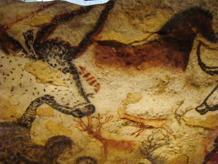 From Bordeaux: Lascaux and Dordogne Valley Private Tour | GetYourGuide