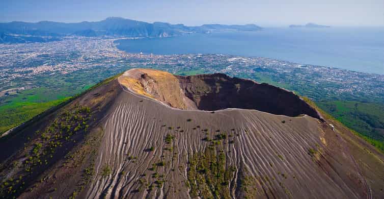 Z Sorrento: Półprywatna wycieczka na Wezuwiusz | GetYourGuide