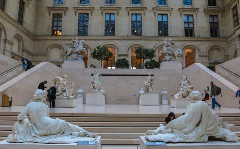 Small Group Guided Louvre Highlights Tour | GetYourGuide