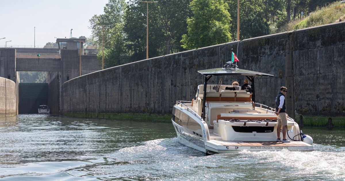 Porto: FULLDAY Iate de luxo privado no Douro | GetYourGuide