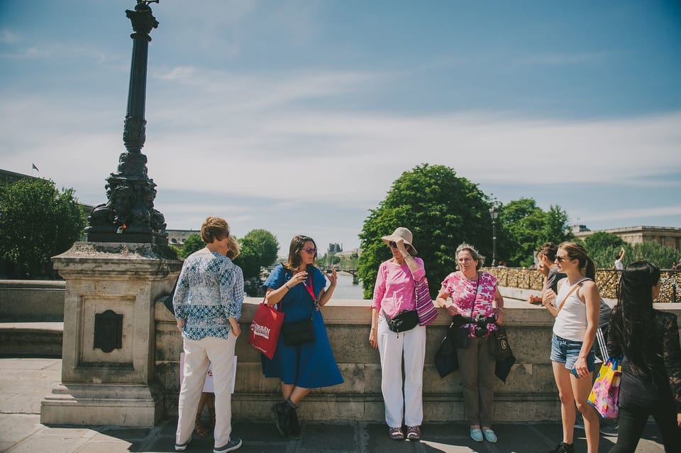 Tour nocturno del París bohemio | GetYourGuide
