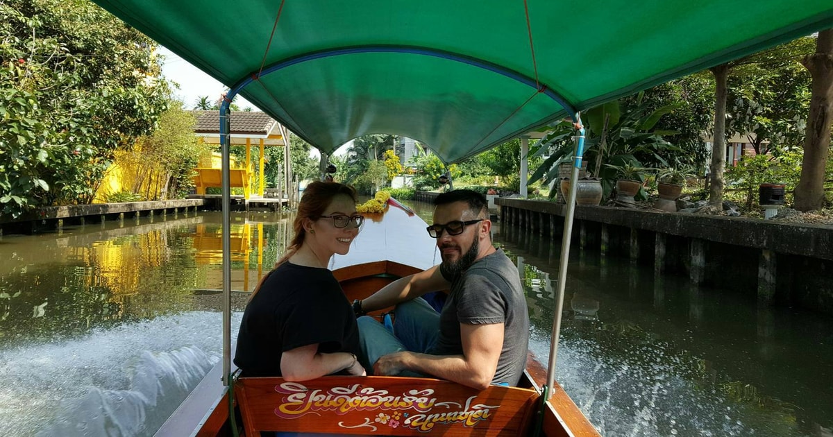 Tour di un giorno in piccola barca di teak lungo i canali di Bangkok ...