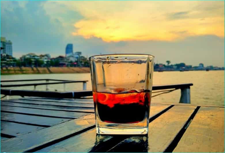 Phnom Penh: Croazieră la apus pe râul Mekong | GetYourGuide