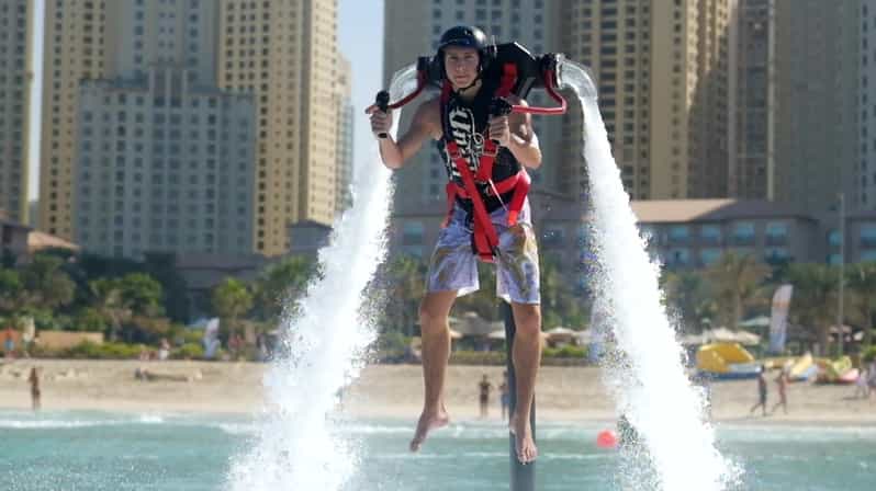 Dubai: Jumeirah pálmán: 30 perces vízi jetpack-élmény a Palm Jumeirah ...