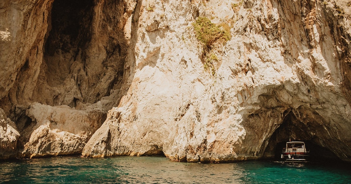 Privát hajókirándulás Capri szigetén | GetYourGuide