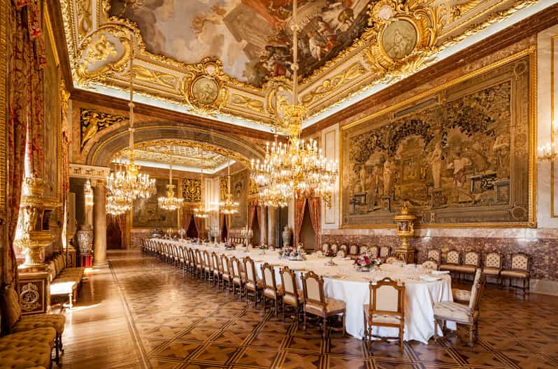 Palais royal de Madrid en coupe-file et visite guidée à pied | GetYourGuide