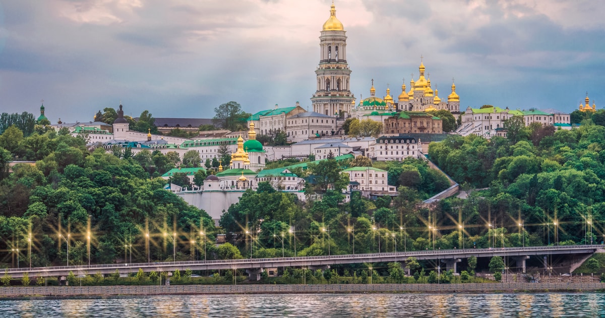 Kiew in 180 Minuten: Private Sightseeing-Tour per Auto | GetYourGuide