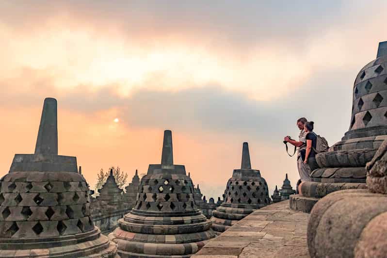 Dagtour zonsopgang bij Borobudur, Mount Merapi & Prambanan | GetYourGuide