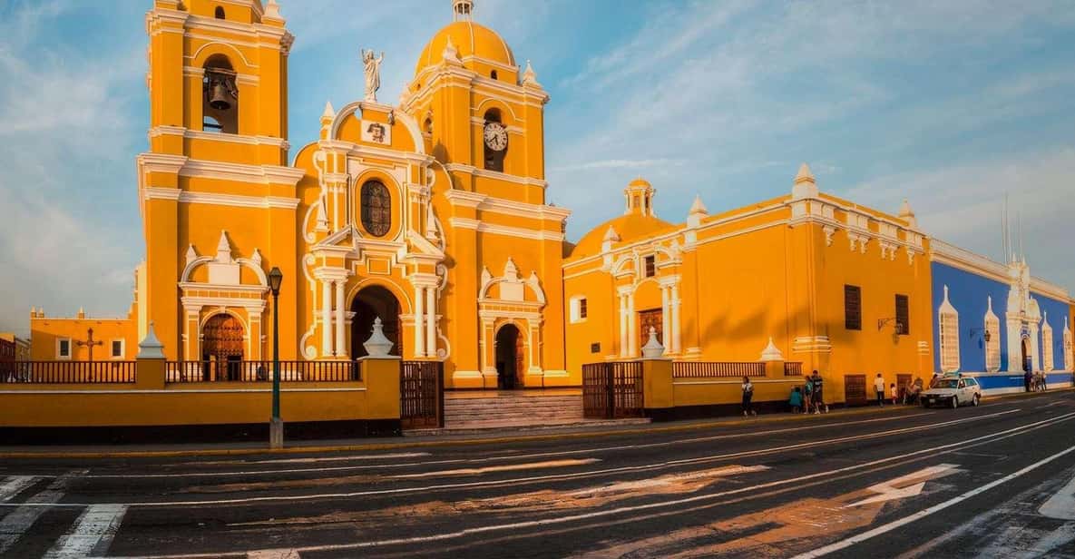 Mirabus Tourist bus in Trujillo | GetYourGuide