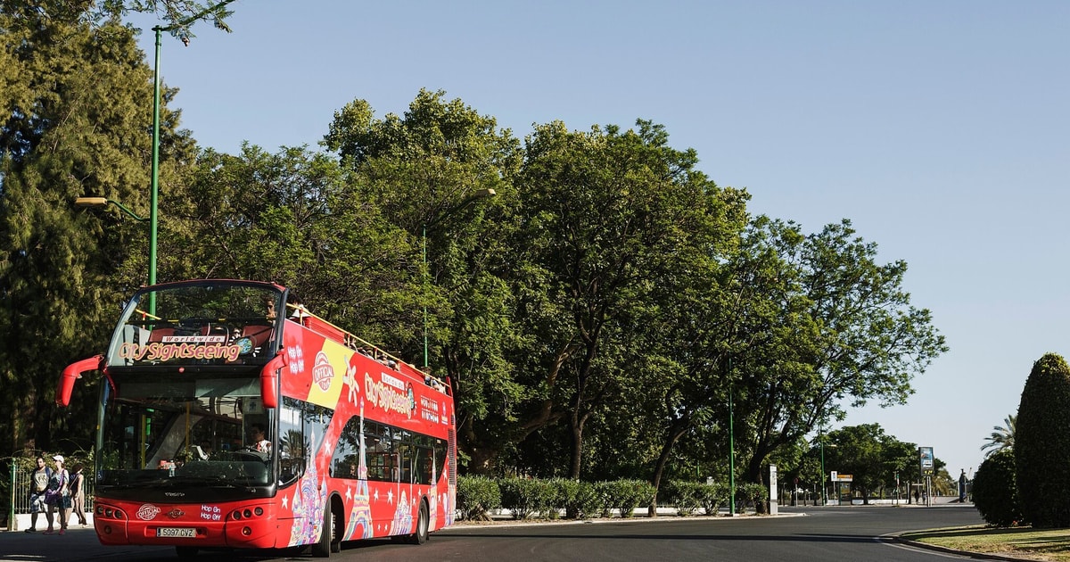 Alesund: hop-on, hop-off-bustour | GetYourGuide