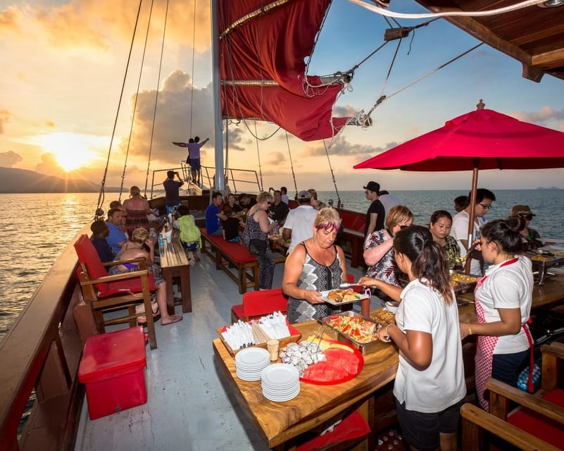 Koh Samui Crucero romántico con cena al atardecer Red Baron | GetYourGuide