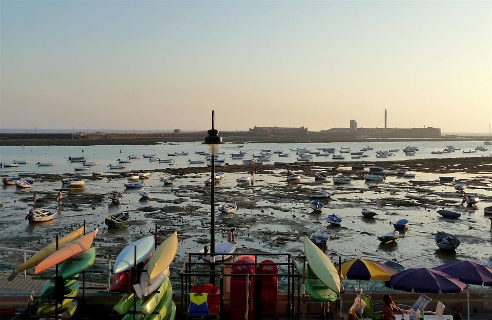Cadiz: 3-Hour History & Tapas Private Walking Tour | GetYourGuide