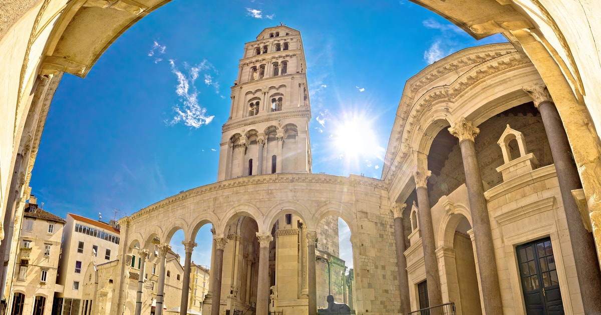 Fra Makarska Riviera: Heldagstur til Split og Trogir | GetYourGuide