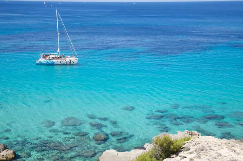 Palma de Mallorca: Deluxe Catamaran Sailing Tour with Meal | GetYourGuide