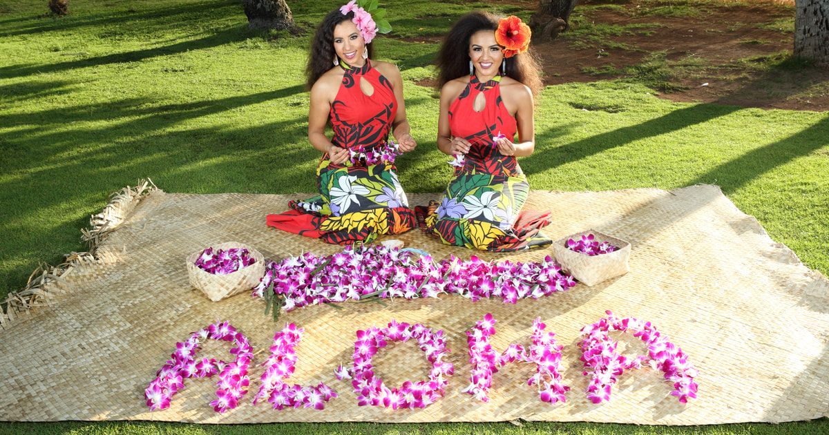 Oahu: Diamond Head Luau at the Waikiki Aquarium | GetYourGuide