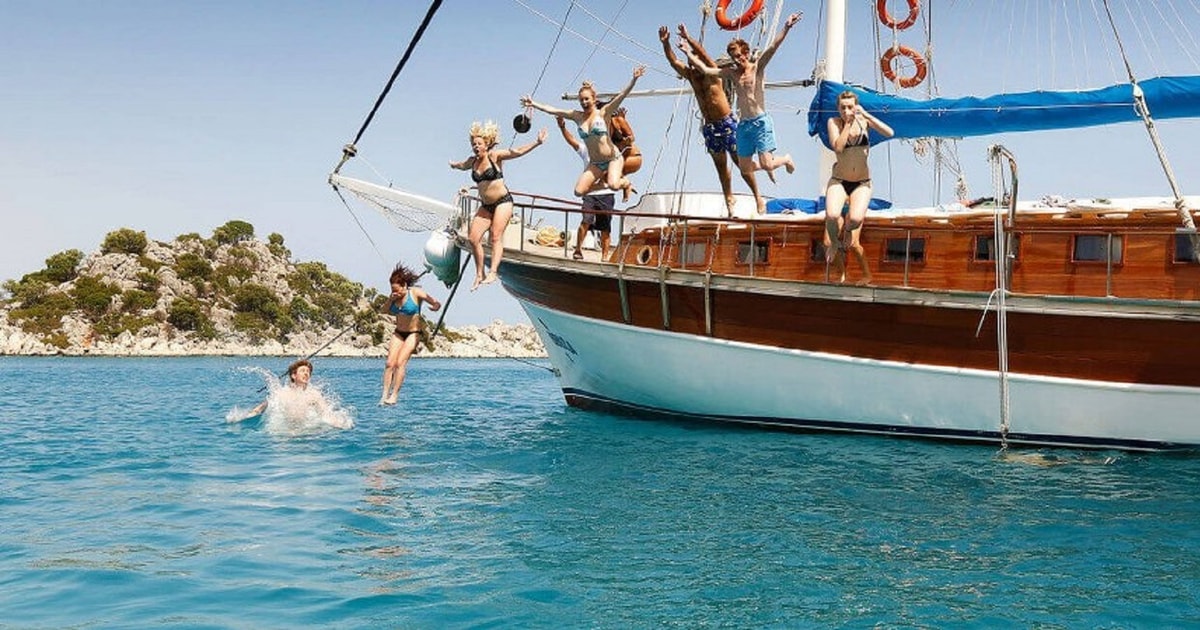 Kusadasi : Excursion en bateau d'une journée avec déjeuner | GetYourGuide