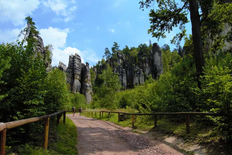Ab Prag: Böhmisches Paradies - UNESCO-Geopark Wanderung | GetYourGuide