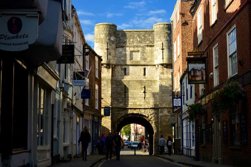 York: 1-Hour Small Group Evening Walking Tour | GetYourGuide