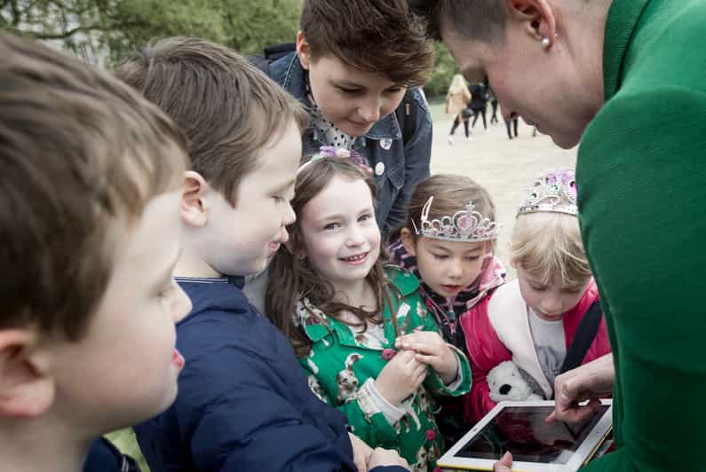 London: Kids Activity Tour in German | GetYourGuide