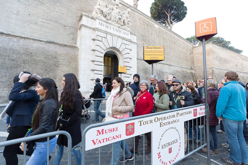Rome in 1 Day:Vatican Museums & Secret Underground Catacombs | GetYourGuide