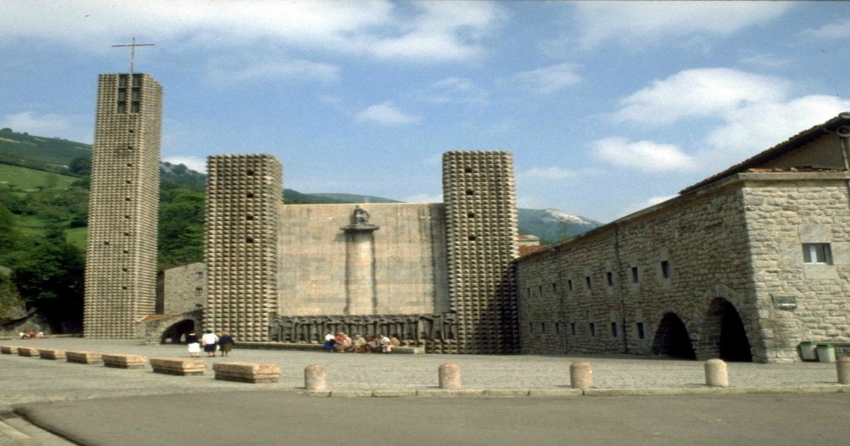 Tur til tre templer: Ignatius' vej fra San Sebastian | GetYourGuide