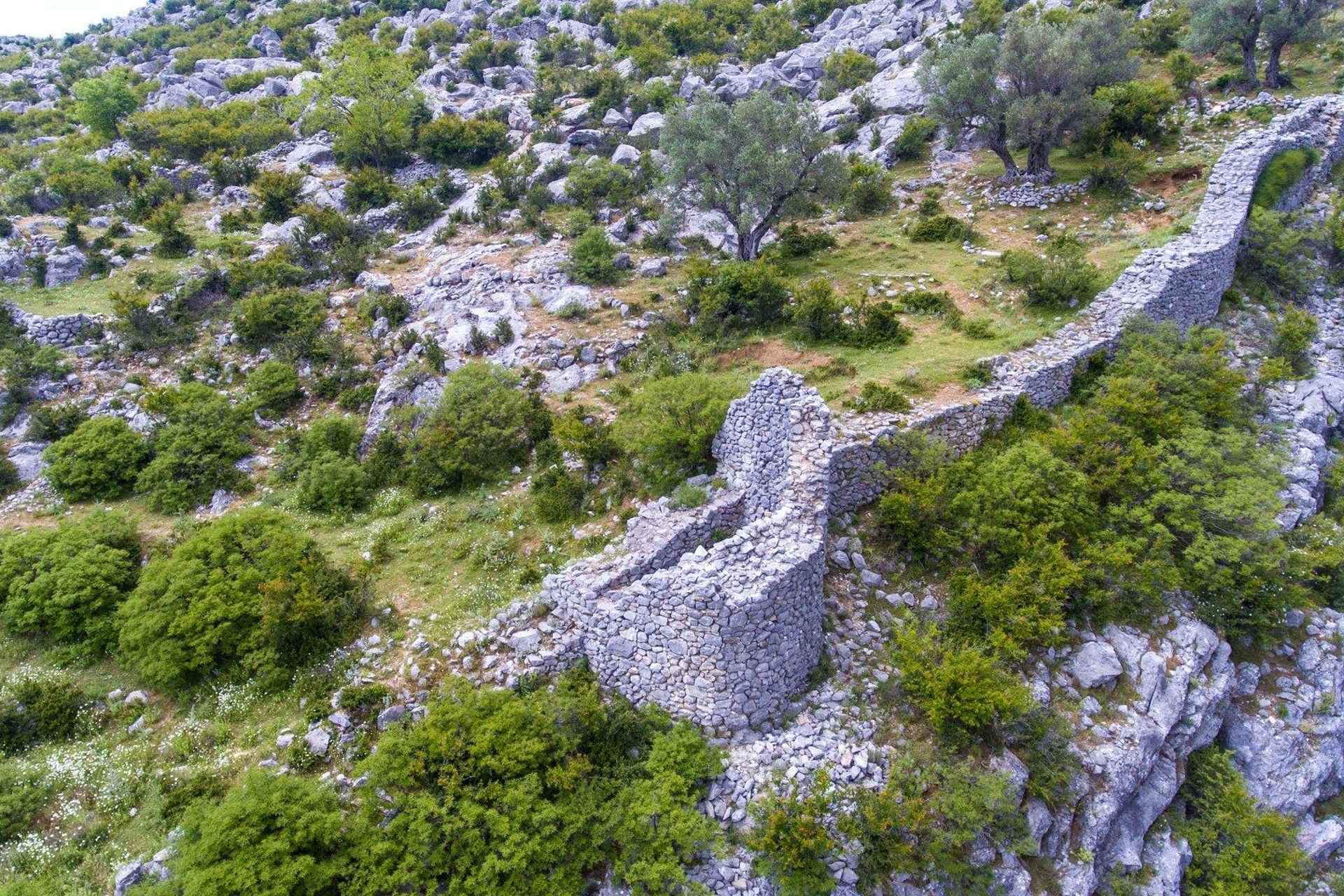 普雷卡尔：探索梅西桥、古堡遗迹，畅游自然美景 | Guide to Europe