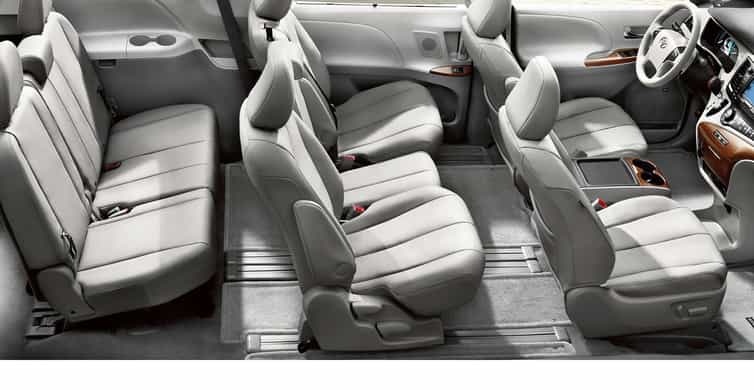 Aeropuerto de Varsovia Modlin: Traslado privado económico | GetYourGuide