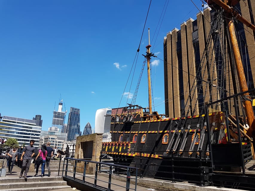 London: Top 30 Sights Walking Tour and London Eye Ride | GetYourGuide