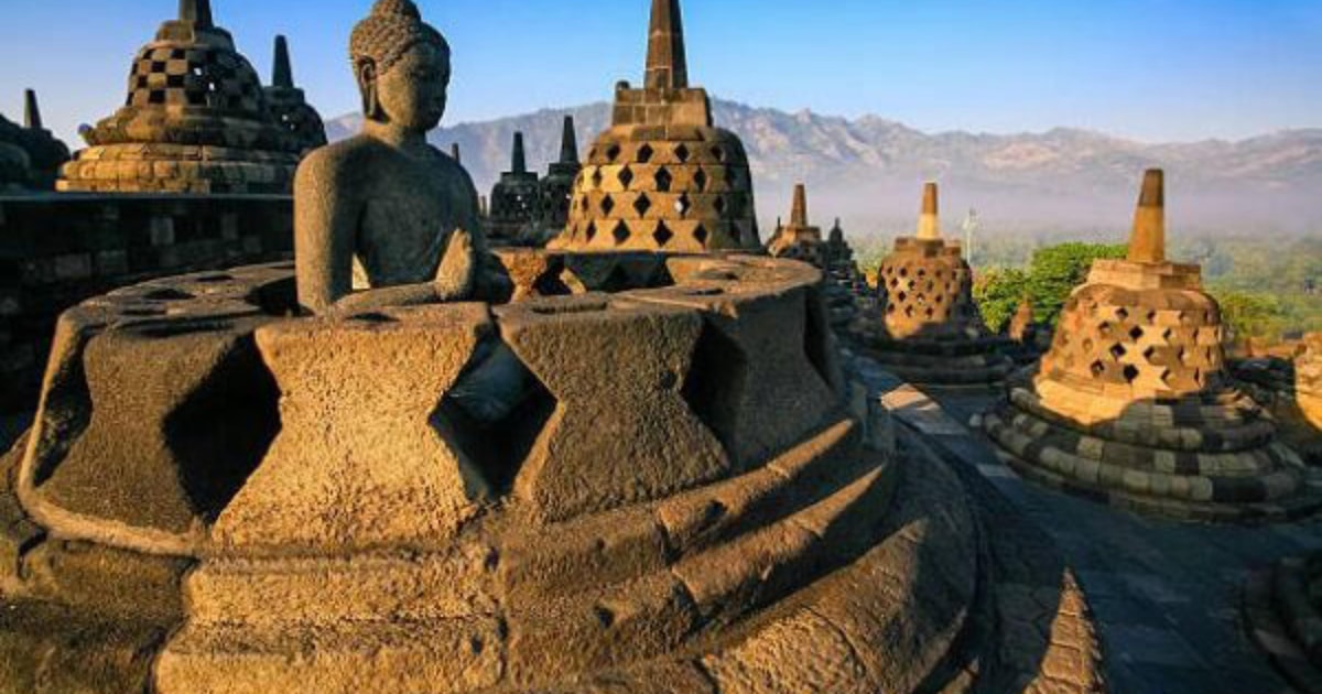Yogyakarta; Borobudur-Tempel besteigen und Mendut-Tempel | GetYourGuide