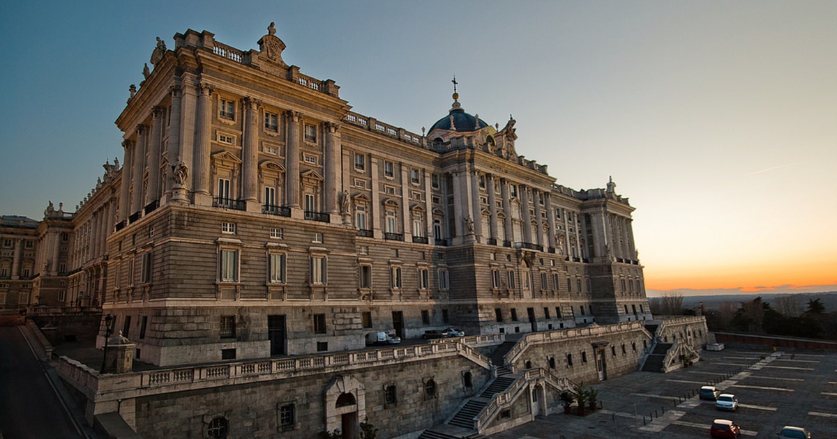 Madrid: tour del Palacio Real y Museo del Prado sin colas | GetYourGuide
