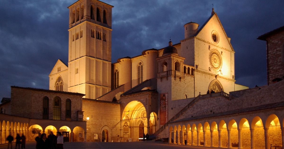 Assise: visite privée à pied de 2,5 heures avec un guide local ...