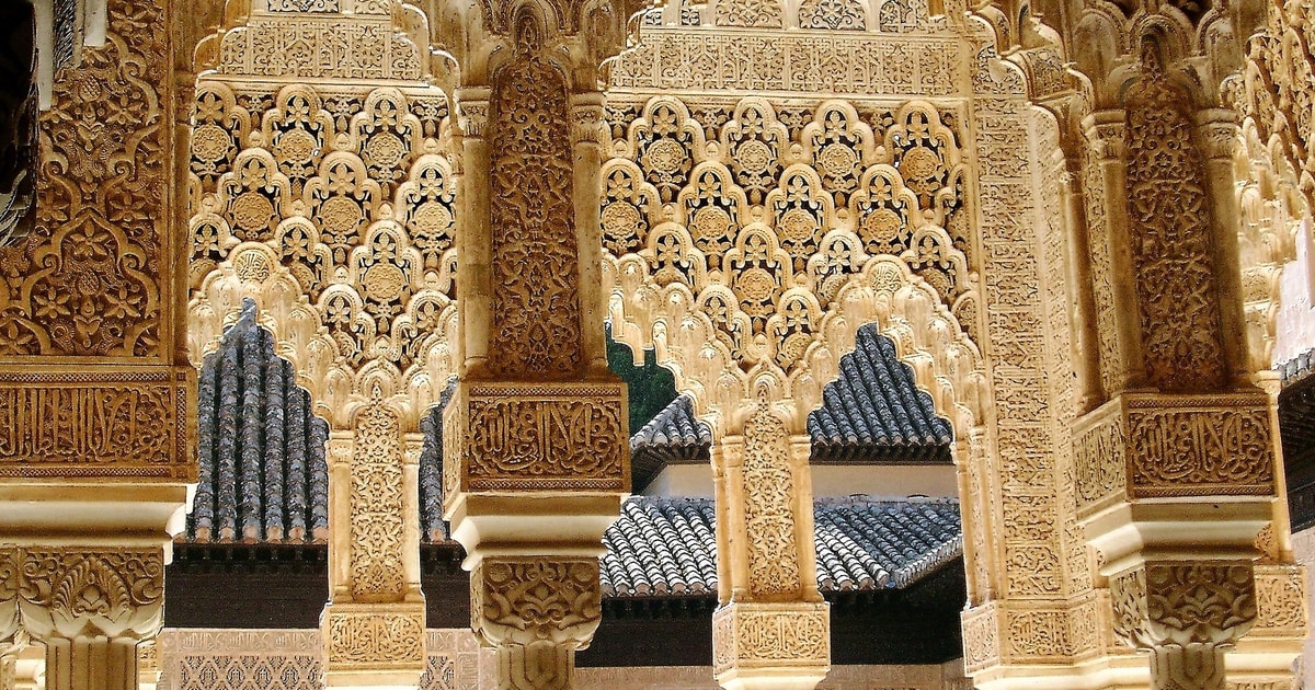 Alhambra & Nasrid Palaces: Guided Tour with Fast Track | GetYourGuide