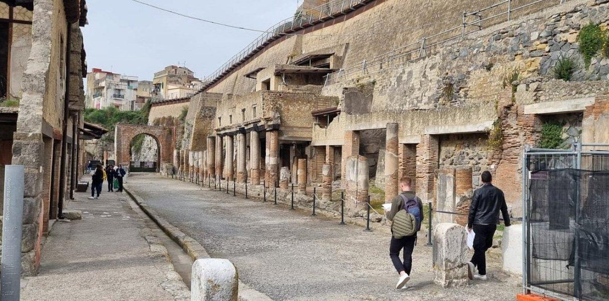 Pompeii to Mt. Vesuvius: Day-Trip to Two Wonderful Places | GetYourGuide