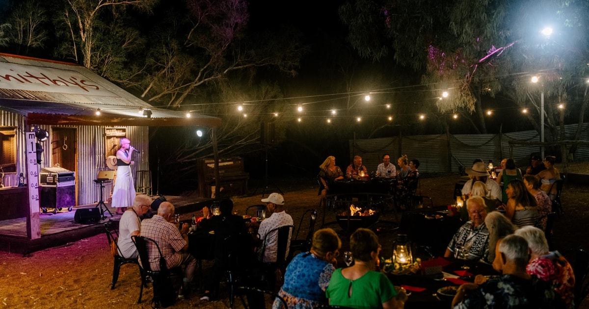 Longreach: Smithy's Outback Diner en Show | GetYourGuide