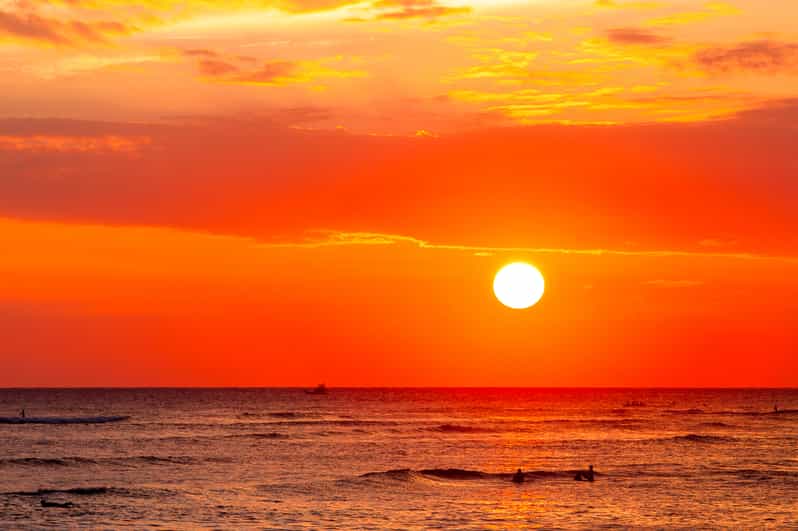 Oahu: Waikiki Sunset Cocktail Cruise | GetYourGuide