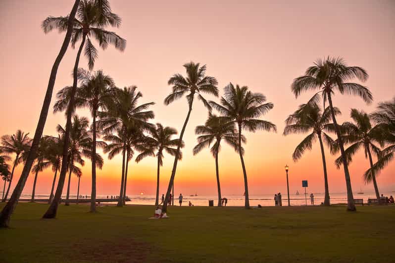 Oahu: Waikiki Sunset Cocktail Cruise | GetYourGuide