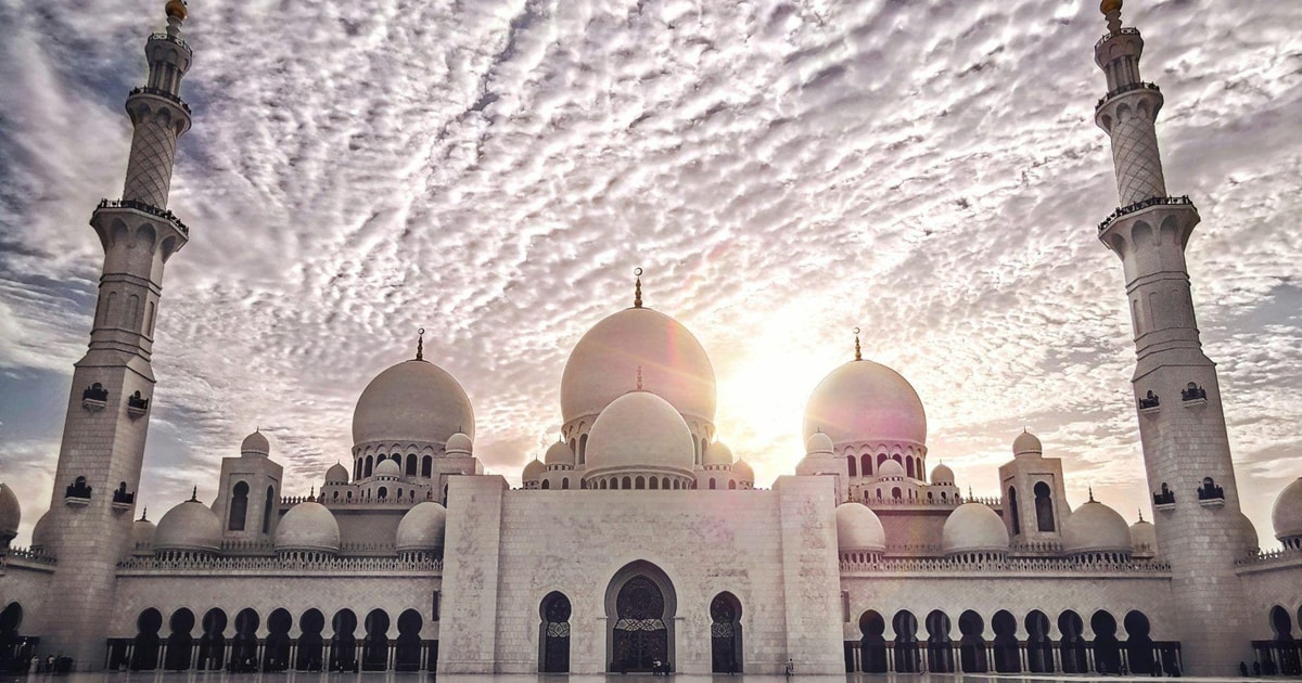Z Dubaju: Meczet w Abu Zabi, pałac, zwiedzanie wioski Heritage ...