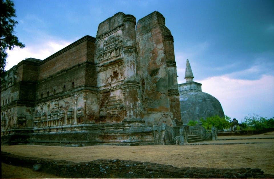 コロンボ発古都ポロンナルワへの日帰り旅行 | GetYourGuide