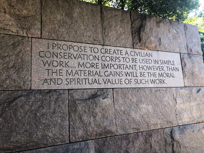 Washington DC: Guided Landmarks Bus Tour & National Archives | GetYourGuide