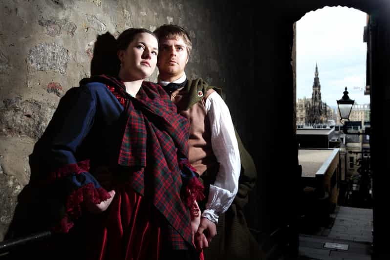 Edinburgh: Outlander Walking Tour | GetYourGuide