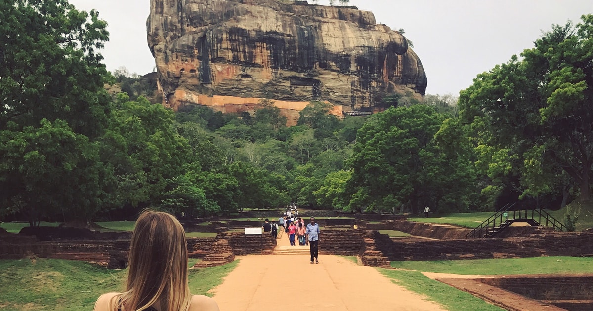 Da Kandy: Escursione e safari di un giorno a Sigiriya e Dambulla ...