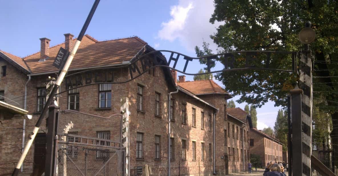 Museo Auschwitz-Birkenau: Tour guiado desde Cracovia | GetYourGuide