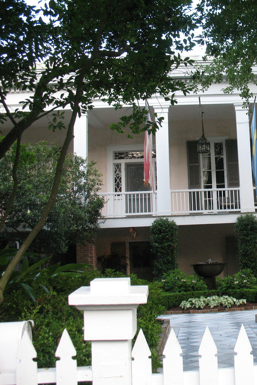 New Orleans: Garden District Walking Tour | GetYourGuide