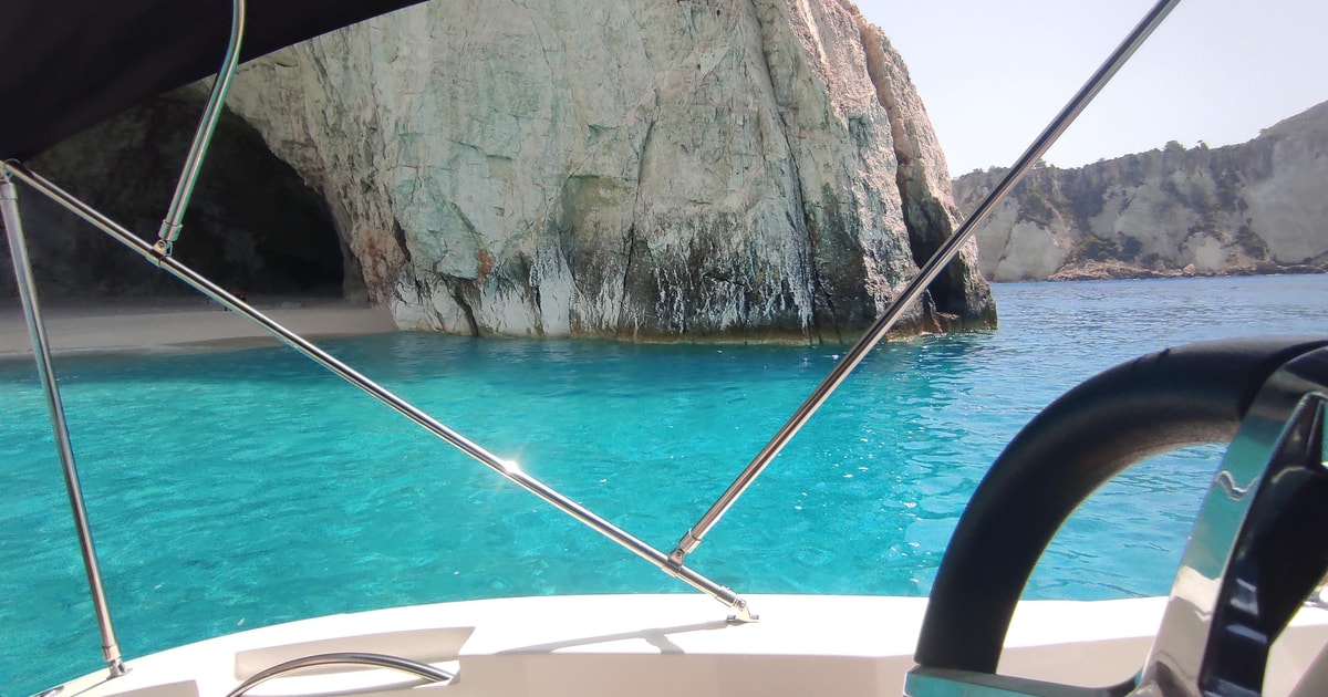 Crociera privata a Marathonisi, KeriCaves & Mizithres (max 9) | GetYourGuide